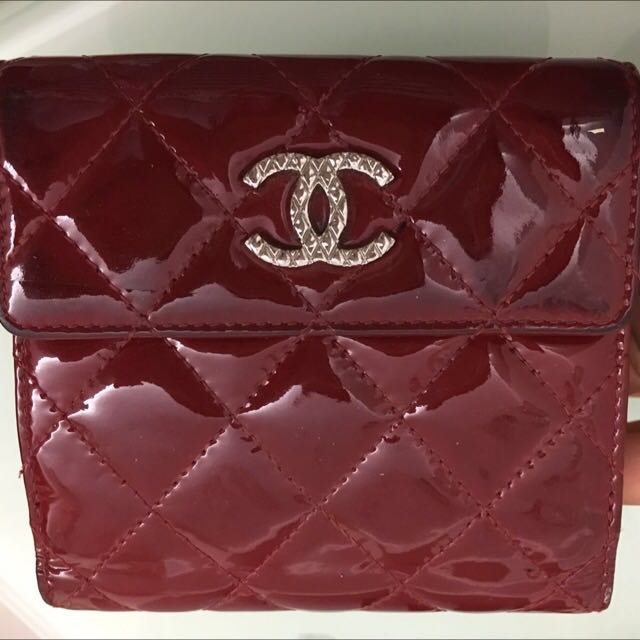 Chanel Small Wallet In Vernis Wine, Women's Fashion, Bags & Wallets ...