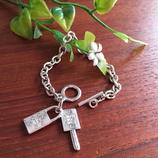 [Brand New] Silver Toggle Bracelet with Lock and Key, Women's Fashion ...