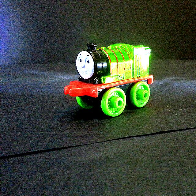 Thomas And Friends Minis Metallic Percy, Hobbies & Toys, Toys & Games ...