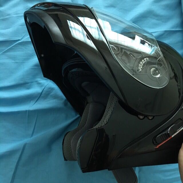 M-Fizz Full Face Helmet, Car Accessories on Carousell