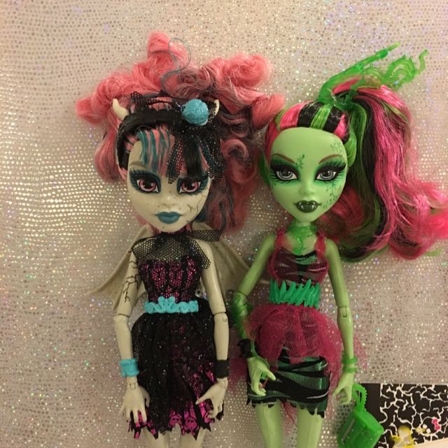 RESERVED- Monster High Zombie Shake Rochelle Goyle/ Venus McFlytrap ...