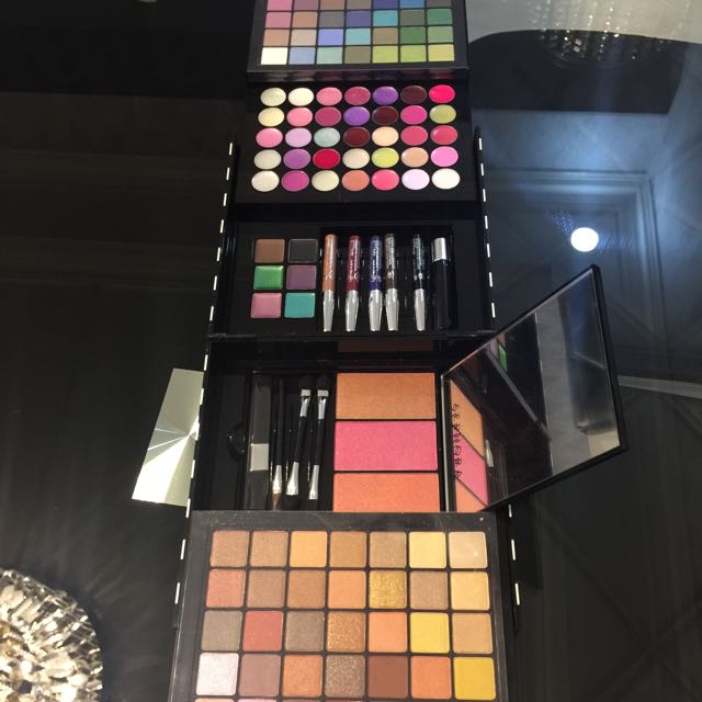 New Sephora Pallet Only $40, Women's Fashion, Muslimah Fashion ...