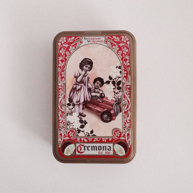 Vintage-Looking Italian Chocolate Tin Box, Hobbies & Toys, Memorabilia ...