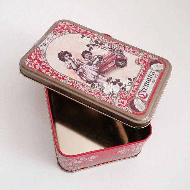 Vintage-Looking Italian Chocolate Tin Box, Hobbies & Toys, Memorabilia ...