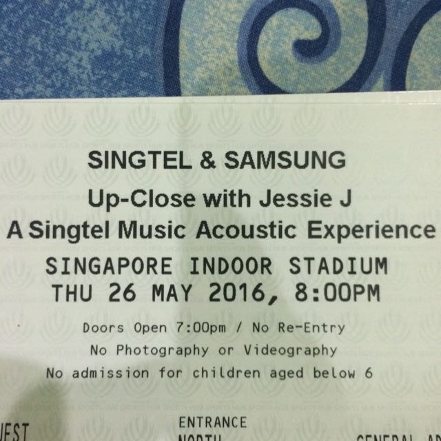 Up Close With Jessie j, Hobbies & Toys, Memorabilia & Collectibles, Fan ...