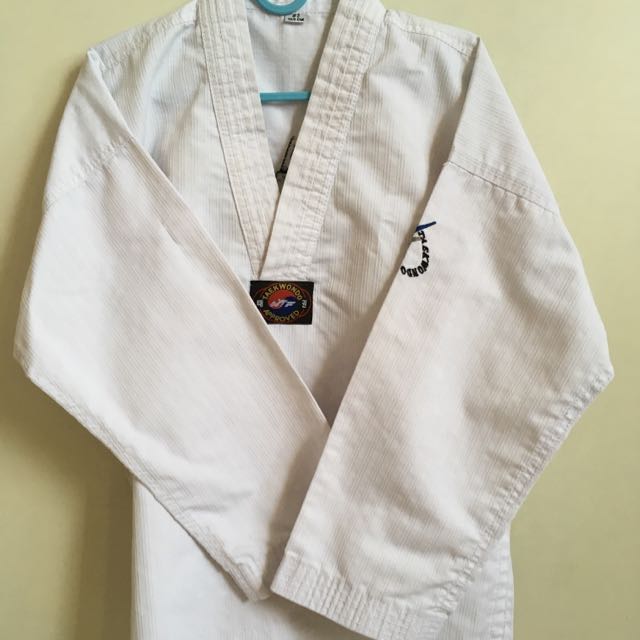 Taekwondo Dobok/Uniform, Sports Equipment, Sports & Games, Racket ...