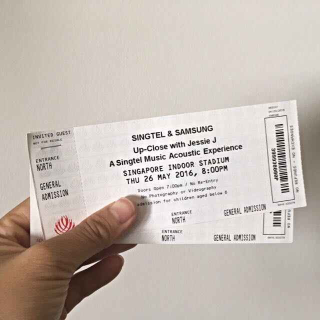 Up Close With Jessie J, Hobbies & Toys, Memorabilia & Collectibles, Fan ...