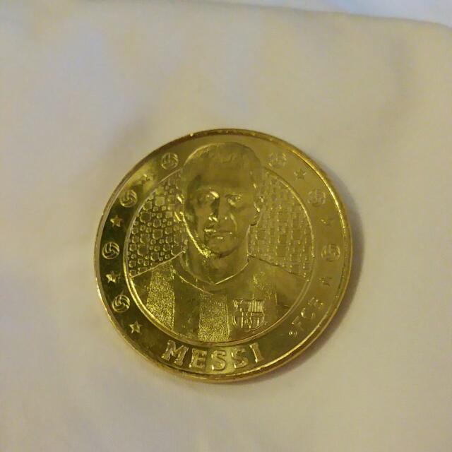 AUTHENTIC Barcelona FC Camp Nou Gold Coins - Messi + Camp Nou Stadium ...