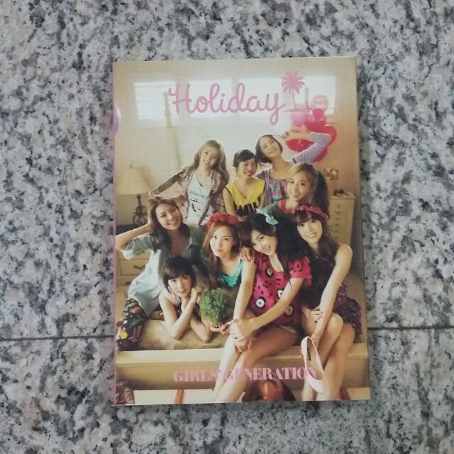 Girls Generation Holiday Photobook, Hobbies & Toys, Memorabilia ...