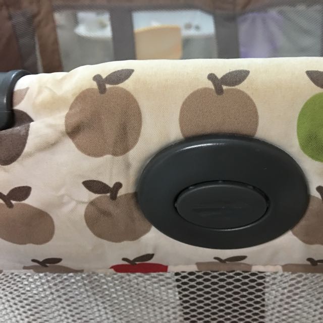 Portable Cot Baby Play Pen Playpen Graco Contour Electra, Babies & Kids ...