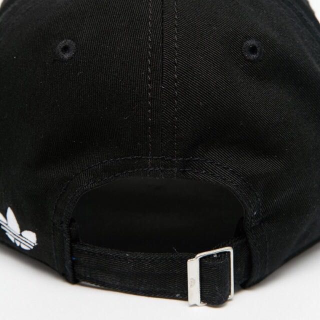 *AUTHENTIC* Adidas Originals Trefoil Cap, Men's Fashion, Footwear, Sneakers on Carousell