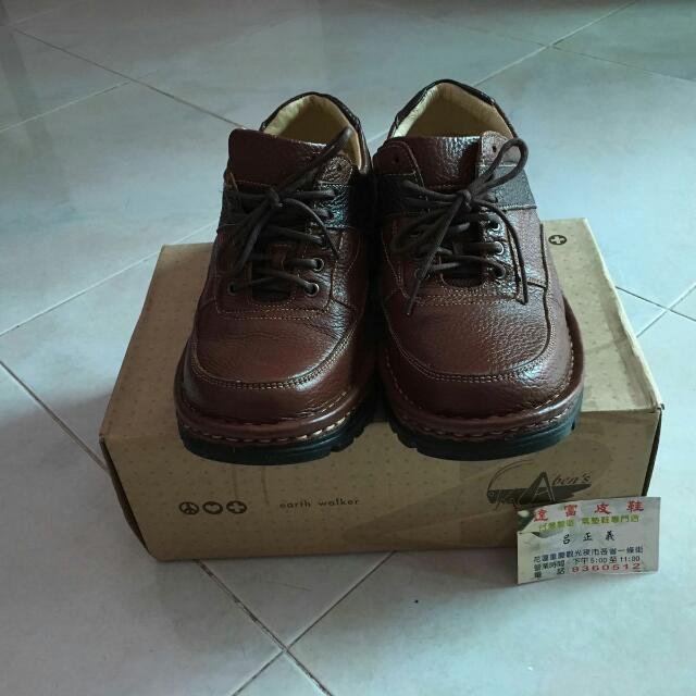 Earth Walker Shoe, Men's Fashion, Footwear, Sneakers on Carousell
