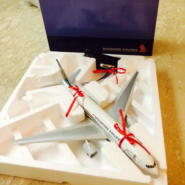 SIA B777-200 Jubilee Aircraft Model BNIB, Hobbies & Toys, Toys & Games ...