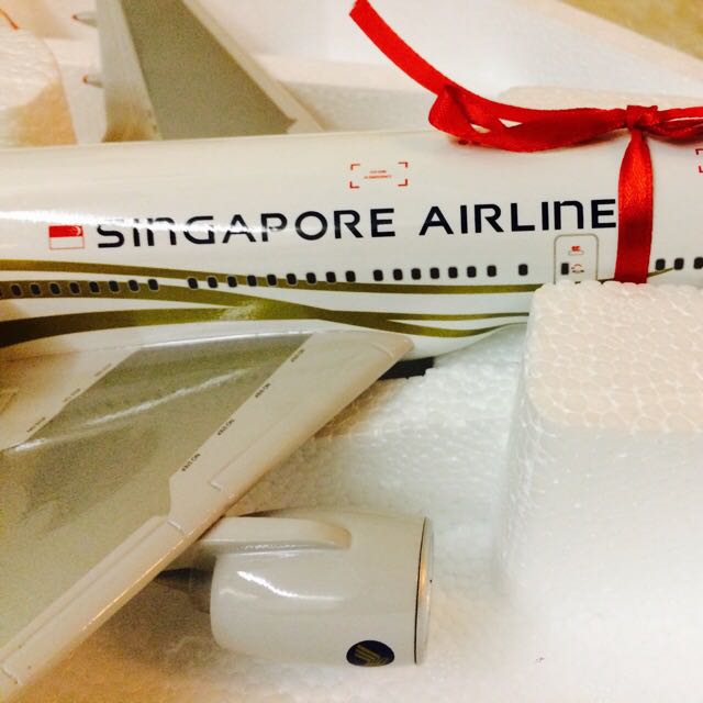 SIA B777-200 Jubilee Aircraft Model BNIB, Hobbies & Toys, Toys & Games ...