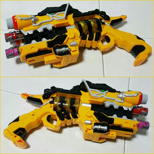 Kyoryuger Gabu Revolver Plus Additional Zyundenchi (Charger 'Batteries ...