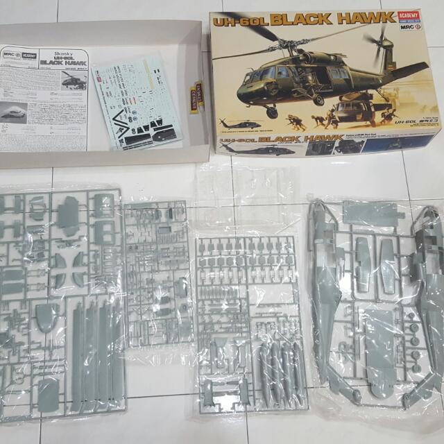 UH-60L Blackhawk -Academy Model Kits, Hobbies & Toys, Toys & Games on ...