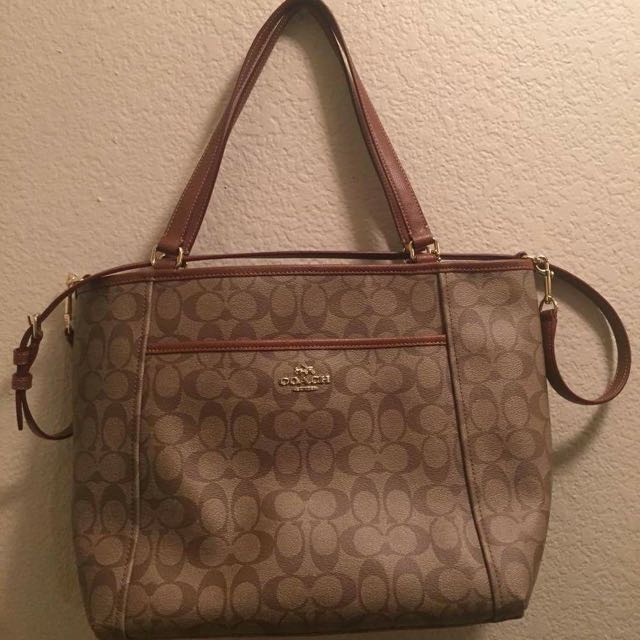 Authentic Coach Large Tote, Women's Fashion, Bags & Wallets, Tote Bags ...