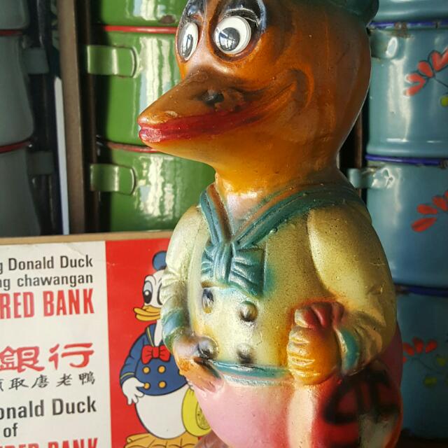Vintage Donald Duck Clay Coin Bank, Hobbies & Toys, Memorabilia ...