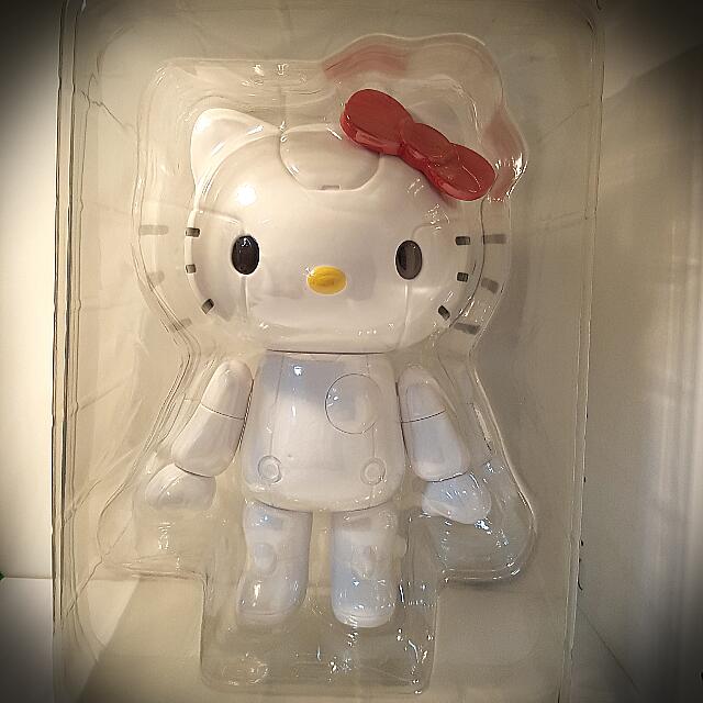 Hello Kitty Robot, Hobbies & Toys, Toys & Games on Carousell