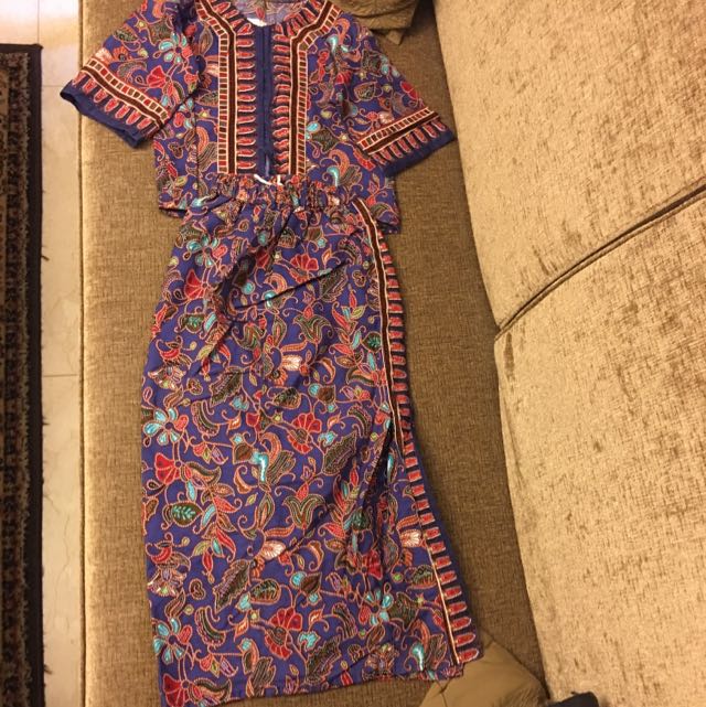 SIA batik Uniform Outfit, Babies & Kids, Babies & Kids Fashion on Carousell