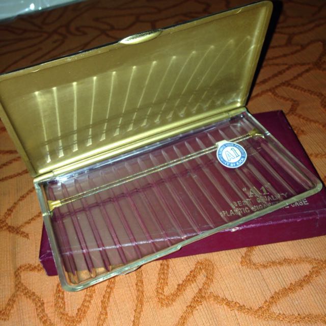 Vintage Plastic Cigarette Case, Hobbies & Toys, Memorabilia ...