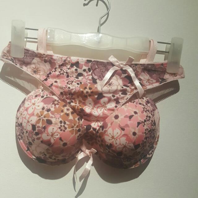 Ligerie Set, Women's Fashion, New Undergarments & Loungewear on Carousell