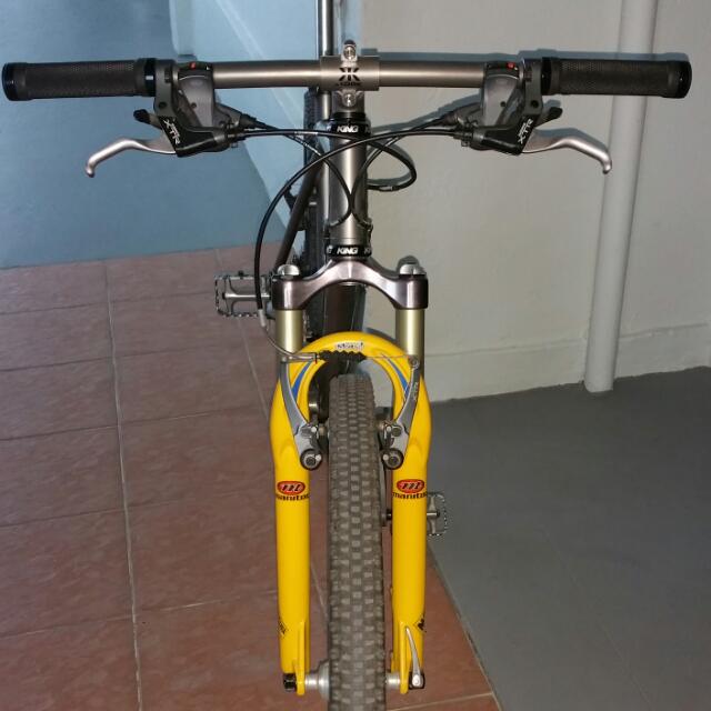 Manitou Mars1 - OldSkool Air Fork, Everything Else on Carousell
