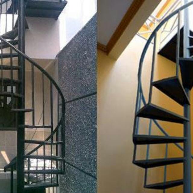 Tangga Bulat Sesuai Untuk Di Rumah, Furniture & Home Living, Home Decor ...