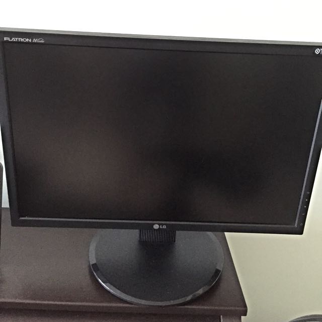 20.4" TFT LG Monitor - Full HD!, Hobbies & Toys, Toys & Games on Carousell