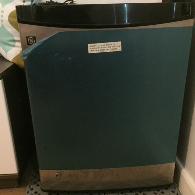 GE Mini Ref 3 Cu Ft (Gav3samrbs), TV & Home Appliances, TV ...