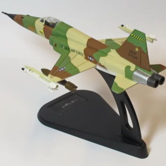 BNIB Diecast 1/100 Italeri F5 Fighter, Mobile Phones & Gadgets ...