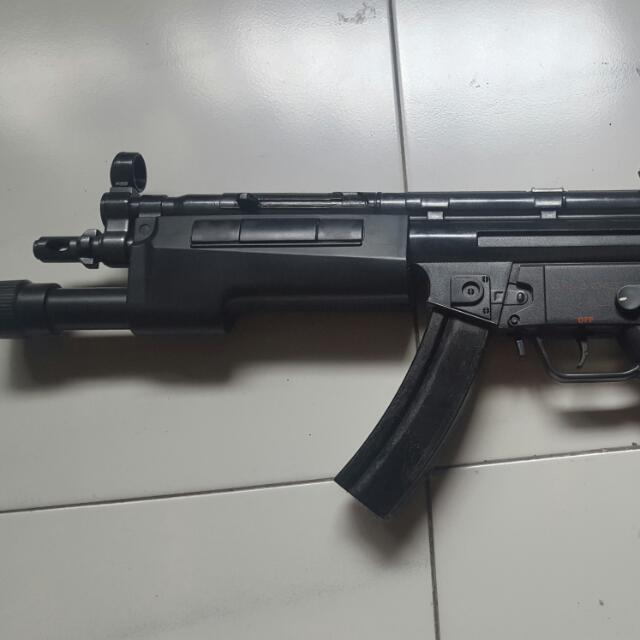 Selling This Toy Replica MP5. Great Use For Cosplay. Selling As Im Not ...