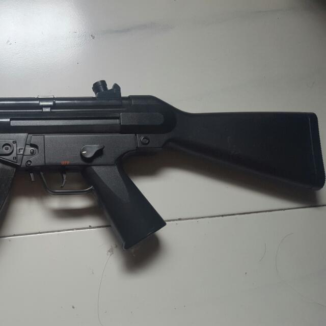 Selling This Toy Replica MP5. Great Use For Cosplay. Selling As Im Not ...