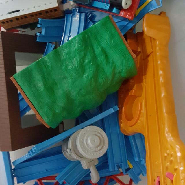Thomas Train/Rail Tracks, Hobbies & Toys, Toys & Games on Carousell