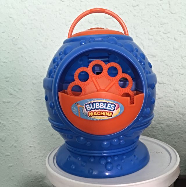 Bubbles Machine, Hobbies & Toys, Toys & Games on Carousell