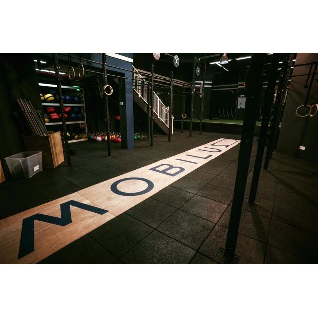 Gym Mat - VersaFit - Rubber Flooring Tile 1m x 1m x 15mm, Sports ...