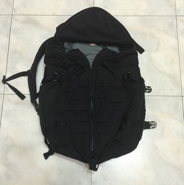 Camelbak Tri-Zip 100 oz/3.0L Hydration Pack, Men's Fashion, Bags, Belt ...