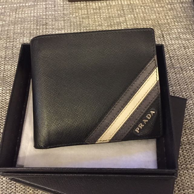 Prada Wallet, Luxury on Carousell
