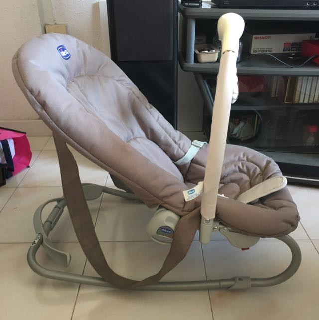 Chicco Baby Rocker, Babies & Kids, Baby Nursery & Kids Furniture, Cots ...