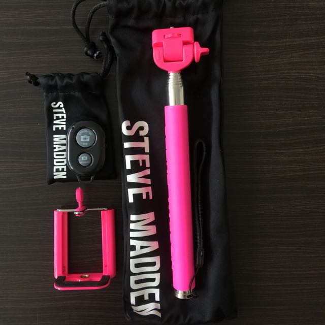 Selfie Stick (Steve Madden), Sports Equipment, Exercise & Fitness ...