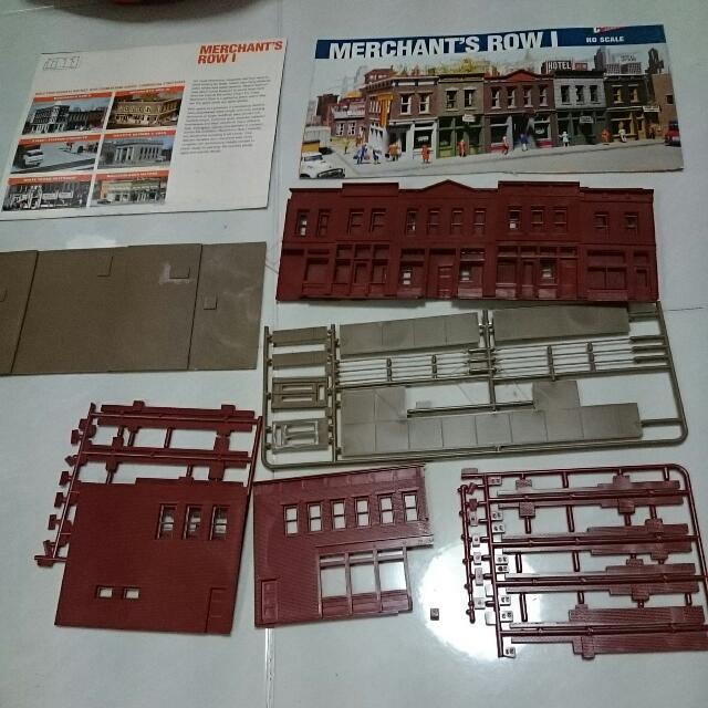 Walthers Cornerstine Series Merchants Row 1 HO Scale, Hobbies & Toys ...
