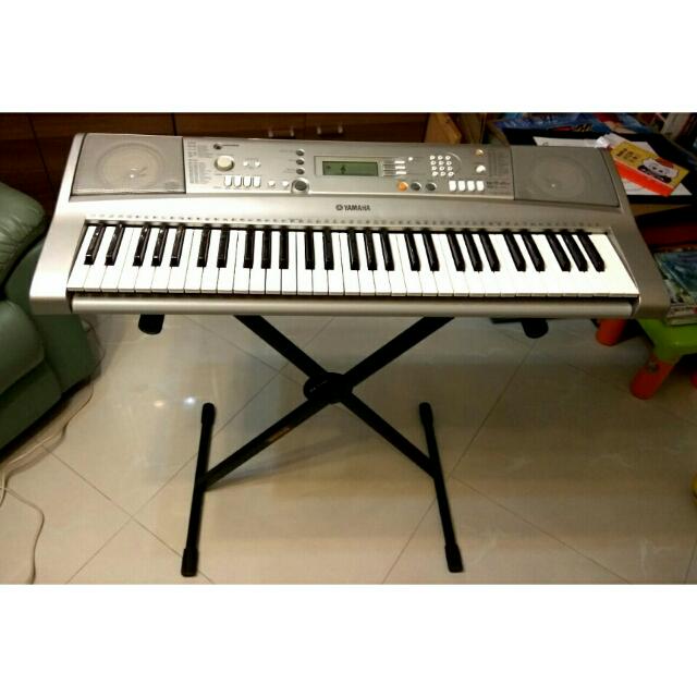 YAMAHA piano+stand, Hobbies & Toys, Music & Media, Music Accessories on ...