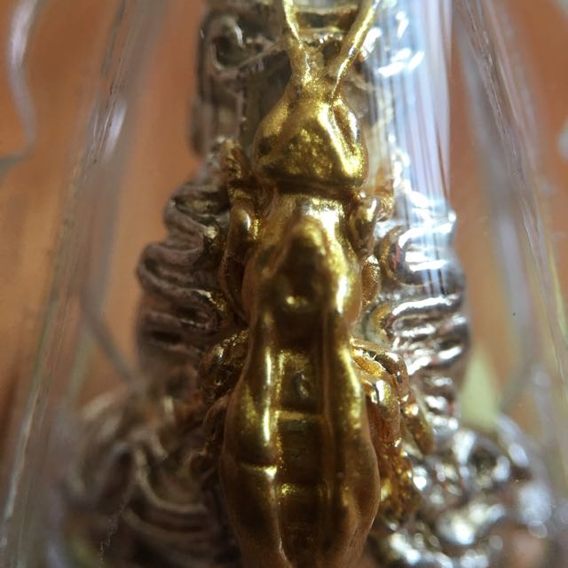 Thai Amulet - Phra Pidta With Wasp Bee Behind - Lp Jued - King Of Wasp ...