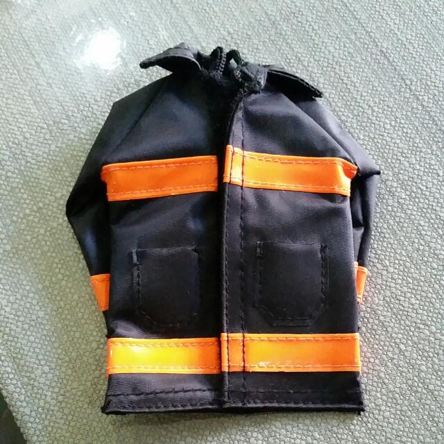 SCDF fireman Handphone Carrier (Limited Edition), Sports Equipment ...