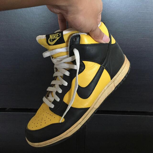 Vintage Nike dunks, Men's Fashion, Footwear, Sneakers on Carousell