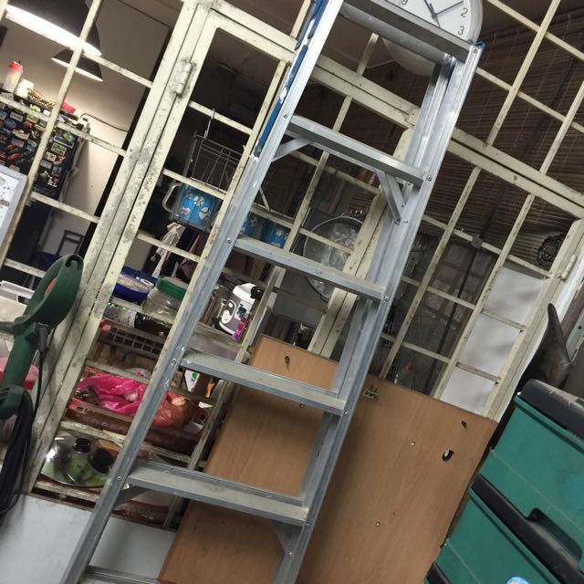 Tangga 10 kaki, Furniture & Home Living, Home Improvement ...