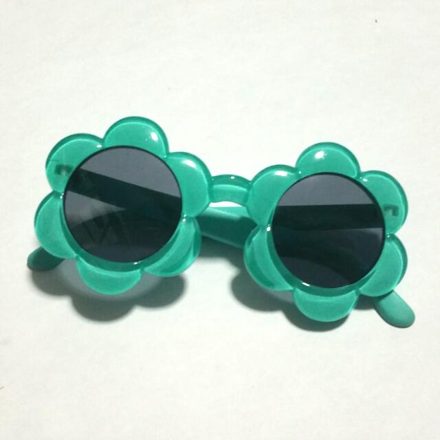 Flower Frame Sunglasses, Babies & Kids, Baby Nursery & Kids Furniture ...