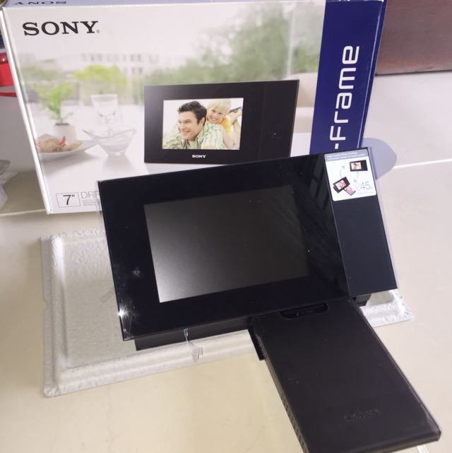 7" DPP-F700 Digital Photo Printer/frame, Furniture & Home Living, Home ...