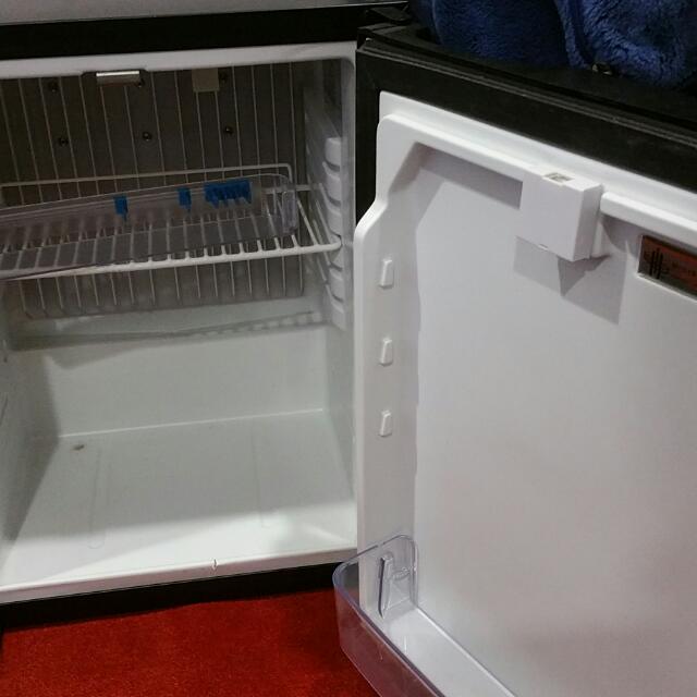 Mini Bar Fridge Thermo-electric Cooling, TV & Home Appliances, Kitchen ...