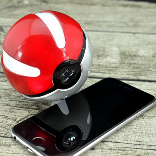 ** Pokemon Go 精靈球充電器 **, 手提電話, 電話及其他裝置配件, 電池及充電器 - Carousell